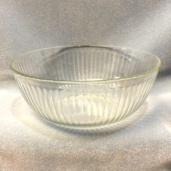 Pyrex | Dining | Pyrex 1 Large Salad Serving Bowl Sculptured Clear ...